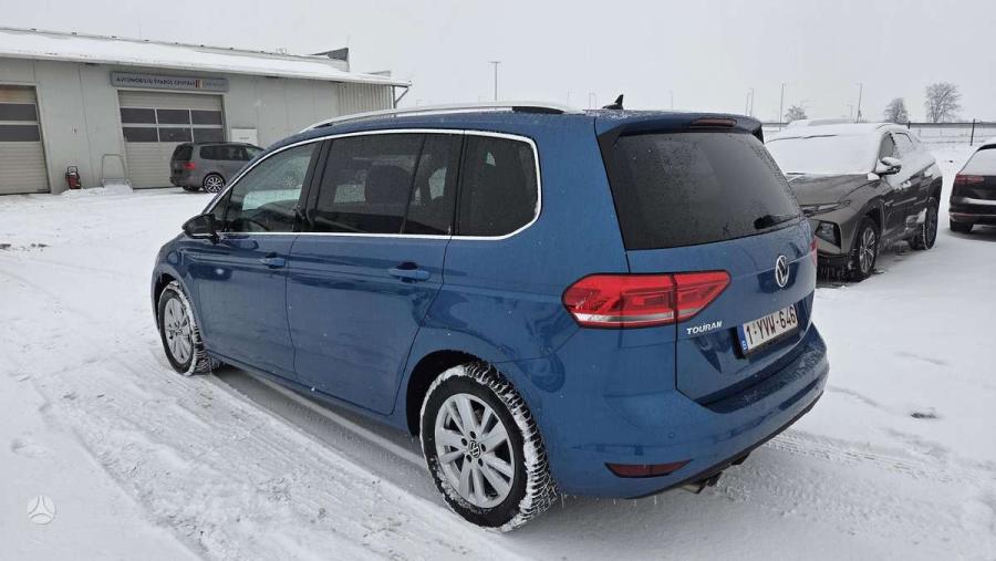 Zils Volkswagen Touran 2021 Marijampole, ar dzinēja tilpumu 1.97 L un nobraukumu 209 tūkst. km par 14399 €, foto 4 vietnē AUTOMOTO.COM.LV