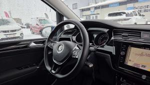 Zils Volkswagen Touran 2021 Marijampole, ar dzinēja tilpumu 1.97 L un nobraukumu 209 tūkst. km par 14399 €, foto 10 vietnē AUTOMOTO.COM.LV