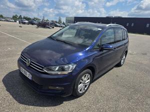 Blue Volkswagen Touran 2021 in Vilnius, with an engine capacity of 1.50 L and mileage of 180 thousand km for 14500 €, photo 7 on AUTOMOTO.COM.LV