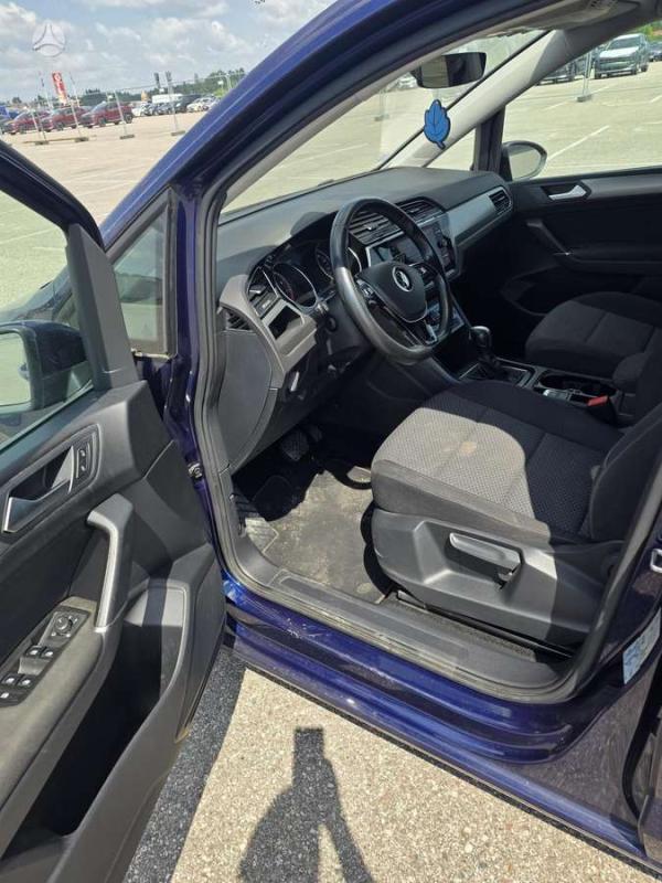 Zils Volkswagen Touran 2021 Viļņa, ar dzinēja tilpumu 1.50 L un nobraukumu 180 tūkst. km par 14500 €, foto 7 vietnē AUTOMOTO.COM.LV