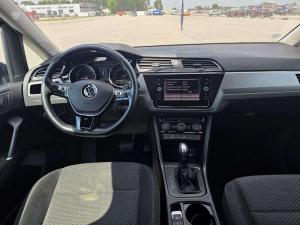Blue Volkswagen Touran 2021 in Vilnius, with an engine capacity of 1.50 L and mileage of 180 thousand km for 14500 €, photo 11 on AUTOMOTO.COM.LV