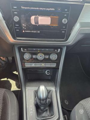 Blue Volkswagen Touran 2021 in Vilnius, with an engine capacity of 1.50 L and mileage of 180 thousand km for 14500 €, photo 13 on AUTOMOTO.COM.LV