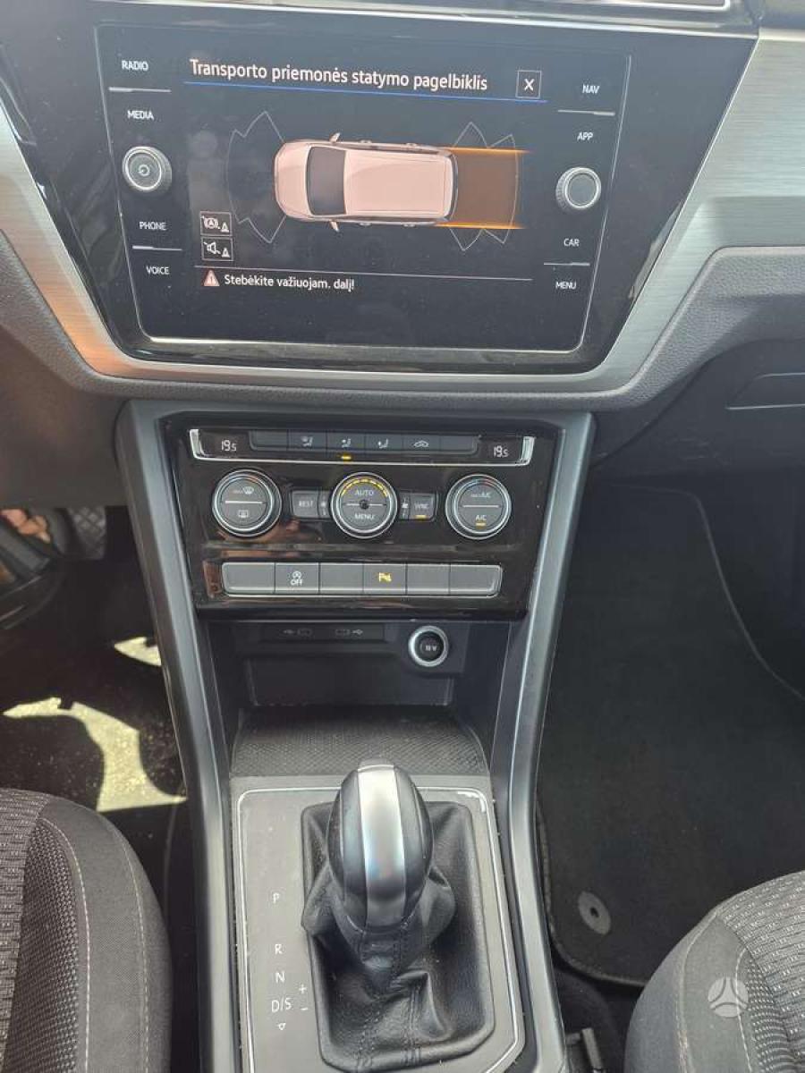 Blue Volkswagen Touran 2021 in Vilnius, with an engine capacity of 1.50 L and mileage of 180 thousand km for 14500 €, photo 13 on AUTOMOTO.COM.LV