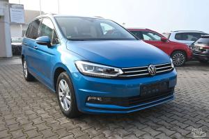 Blue Volkswagen Touran 2022 in Kaunas, with an engine capacity of 2.00 L and mileage of 65 thousand km for 30076 €, photo  on AUTOMOTO.COM.LV