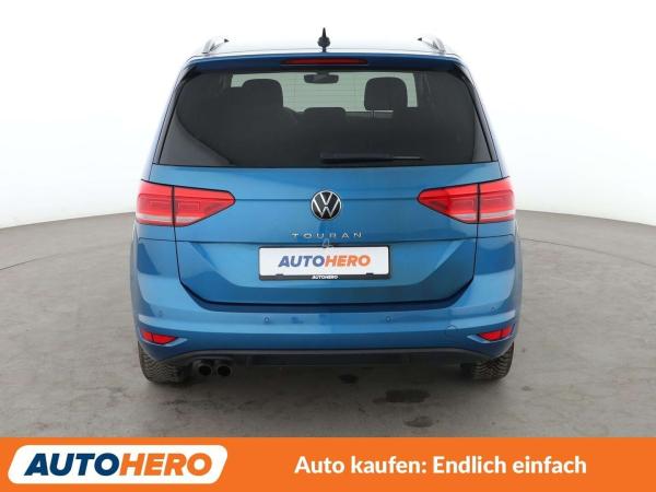 Zils Volkswagen Touran 2022 Kauņa, ar dzinēja tilpumu 2.00 L un nobraukumu 47 tūkst. km par 32103 €, foto 5 vietnē AUTOMOTO.COM.LV