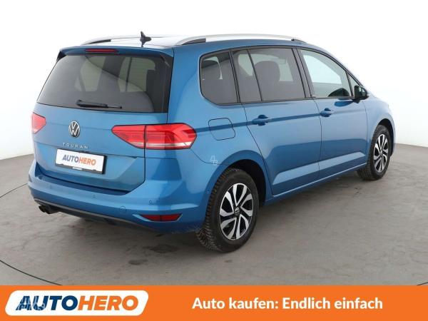 Zils Volkswagen Touran 2022 Kauņa, ar dzinēja tilpumu 2.00 L un nobraukumu 47 tūkst. km par 32103 €, foto 6 vietnē AUTOMOTO.COM.LV