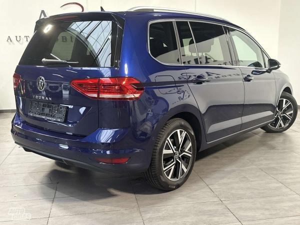 Zils Volkswagen Touran 2022 Kauņa, ar dzinēja tilpumu 1.50 L un nobraukumu 59 tūkst. km par 31102 €, foto 4 vietnē AUTOMOTO.COM.LV
