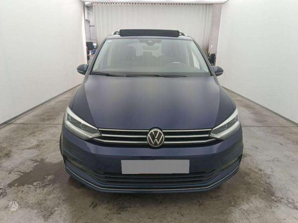 Blue Volkswagen Touran 2022 in Vilnius, with an engine capacity of 1.50 L and mileage of 209 thousand km for 19120 €, photo 1 on AUTOMOTO.COM.LV