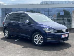 Blue Volkswagen Touran 2022 in Vilnius, with an engine capacity of 1.97 L and mileage of 211 thousand km for 13490 €, photo  on AUTOMOTO.COM.LV