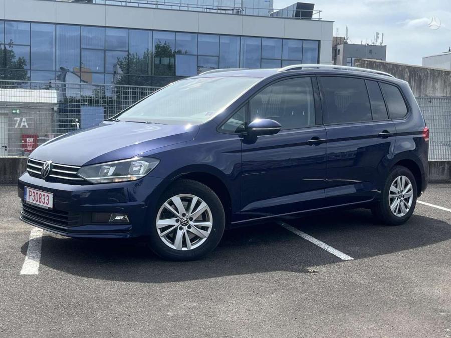 Blue Volkswagen Touran 2022 in Vilnius, with an engine capacity of 1.97 L and mileage of 211 thousand km for 13490 €, photo 7 on AUTOMOTO.COM.LV