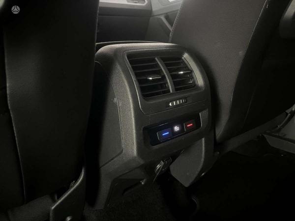 Zils Volkswagen Touran 2022 Viļņa, ar dzinēja tilpumu 1.97 L un nobraukumu 211 tūkst. km par 13490 €, foto 9 vietnē AUTOMOTO.COM.LV