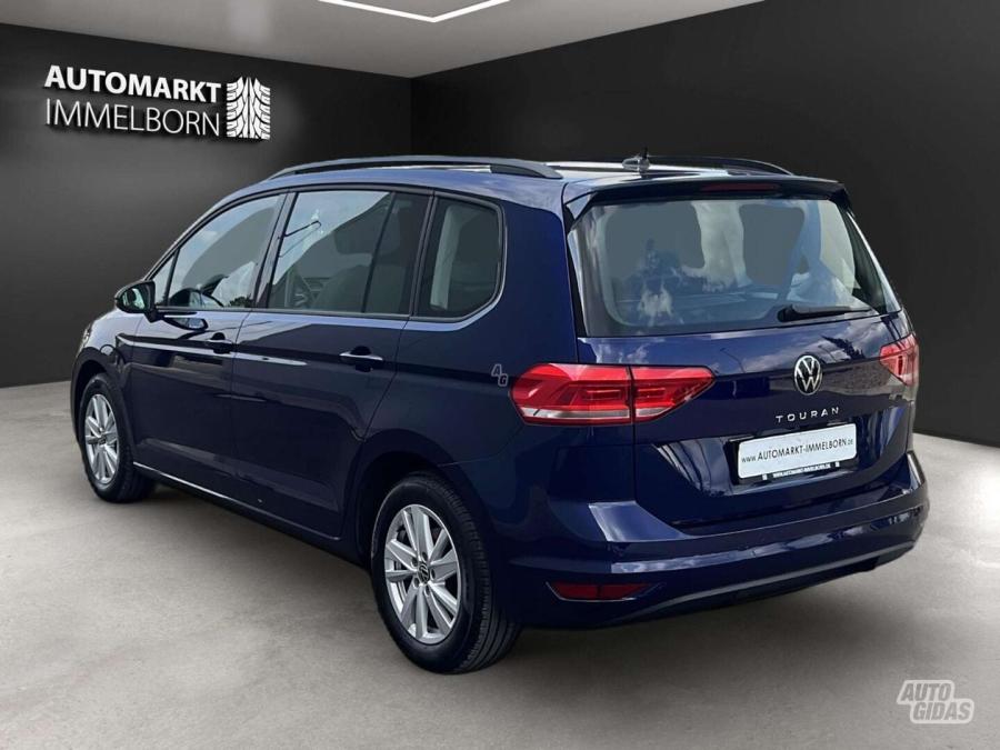 Blue Volkswagen Touran 2023 in Kaunas, with an engine capacity of 1.50 L and mileage of 29 thousand km for 33104 €, photo 5 on AUTOMOTO.COM.LV