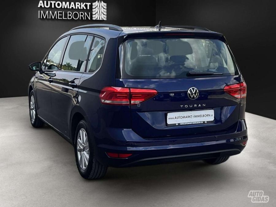 Blue Volkswagen Touran 2023 in Kaunas, with an engine capacity of 1.50 L and mileage of 29 thousand km for 33104 €, photo 6 on AUTOMOTO.COM.LV