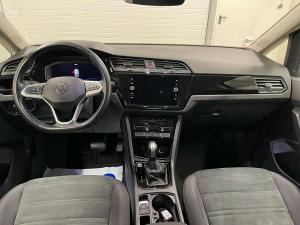 Blue Volkswagen Touran 2023 in Marijampole, with an engine capacity of 1.50 L and mileage of 189 thousand km for 17805 €, photo 9 on AUTOMOTO.COM.LV