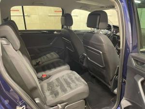 Blue Volkswagen Touran 2023 in Marijampole, with an engine capacity of 1.50 L and mileage of 189 thousand km for 17805 €, photo 11 on AUTOMOTO.COM.LV