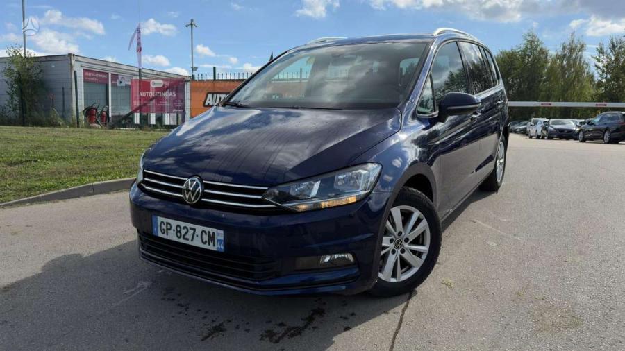 Zils Volkswagen Touran 2023 Kauņa, ar dzinēja tilpumu 1.50 L un nobraukumu 140 tūkst. km par 17364 €, foto 1 vietnē AUTOMOTO.COM.LV