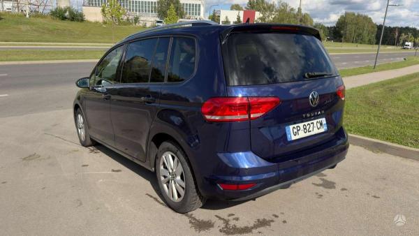 Volkswagen Touran 2023 in Kaunas on AUTOMOTO.COM.LV Blue Volkswagen Touran 2023 in Kaunas, with an engine capacity of 1.50 L and mileage of 140 thousand km for 17364 €, photo 8 on AUTOMOTO.COM.LV