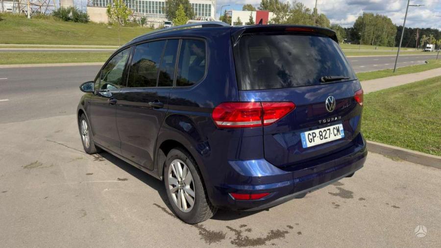 Zils Volkswagen Touran 2023 Kauņa, ar dzinēja tilpumu 1.50 L un nobraukumu 140 tūkst. km par 17364 €, foto 8 vietnē AUTOMOTO.COM.LV
