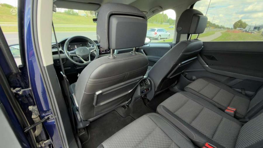 Zils Volkswagen Touran 2023 Kauņa, ar dzinēja tilpumu 1.50 L un nobraukumu 140 tūkst. km par 17364 €, foto 16 vietnē AUTOMOTO.COM.LV