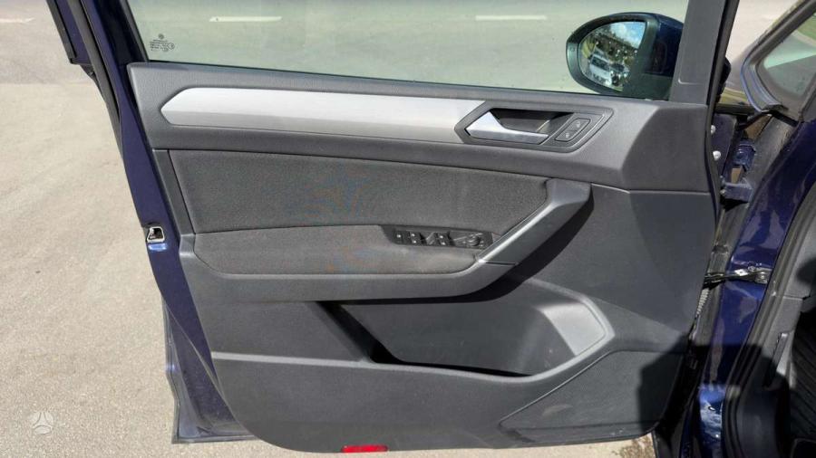 Zils Volkswagen Touran 2023 Kauņa, ar dzinēja tilpumu 1.50 L un nobraukumu 140 tūkst. km par 17364 €, foto 18 vietnē AUTOMOTO.COM.LV