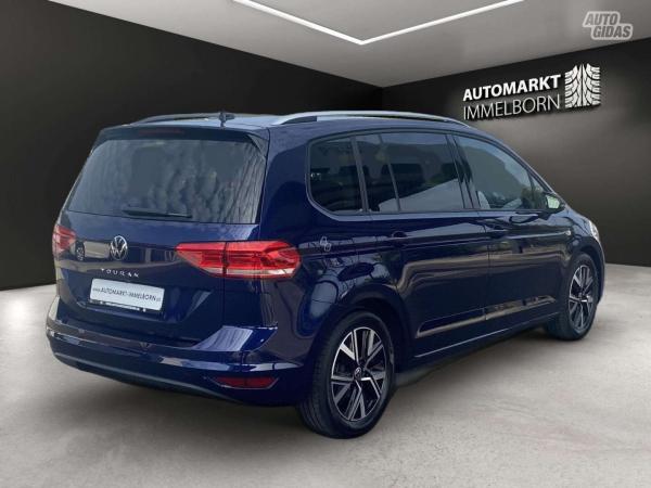 Blue Volkswagen Touran 2024 in Kaunas, with an engine capacity of 1.50 L and mileage of 23 thousand km for 33167 €, photo 8 on AUTOMOTO.COM.LV