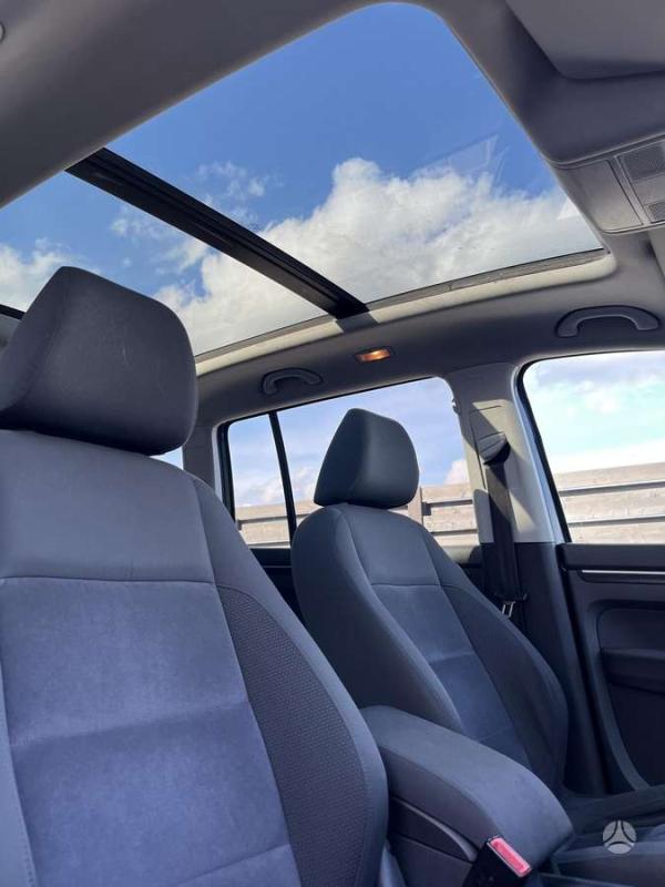 Zils Volkswagen Touran 2012 Viļņa, ar dzinēja tilpumu 2.00 L un nobraukumu 254 tūkst. km par 4700 €, foto 3 vietnē AUTOMOTO.COM.LV