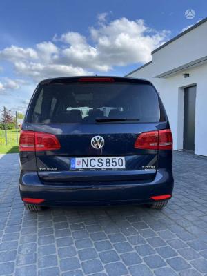 Zils Volkswagen Touran 2012 Viļņa, ar dzinēja tilpumu 2.00 L un nobraukumu 254 tūkst. km par 4700 €, foto 13 vietnē AUTOMOTO.COM.LV