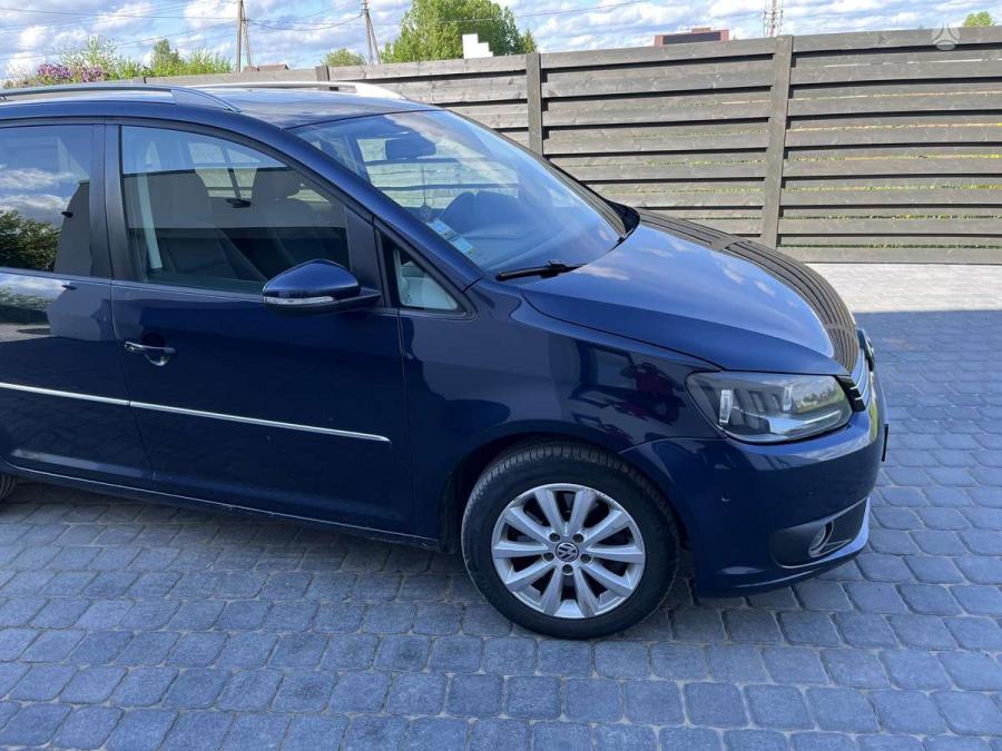 Zils Volkswagen Touran 2012 Viļņa, ar dzinēja tilpumu 2.00 L un nobraukumu 254 tūkst. km par 4700 €, foto 15 vietnē AUTOMOTO.COM.LV