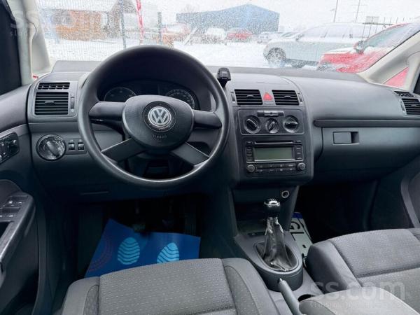 Zils Volkswagen Touran 2004 Talsi, ar dzinēja tilpumu 1.90 L un nobraukumu 225 tūkst. km par 970 €, foto 7 vietnē AUTOMOTO.COM.LV