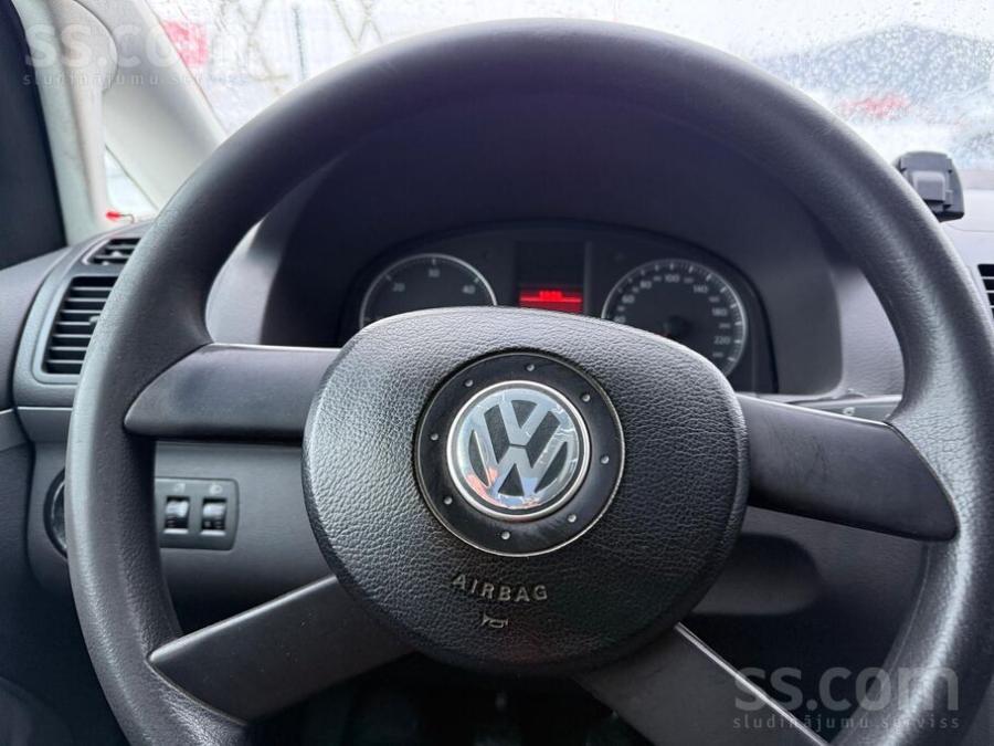 Zils Volkswagen Touran 2004 Talsi, ar dzinēja tilpumu 1.90 L un nobraukumu 225 tūkst. km par 970 €, foto 10 vietnē AUTOMOTO.COM.LV