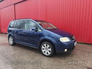 Blue Volkswagen Touran 2005 in Viljandi, with an engine capacity of 1.90 L and mileage of 478 thousand km for 1150 €, photo 7 on AUTOMOTO.COM.LV