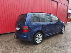 Blue Volkswagen Touran 2005 in Viljandi, with an engine capacity of 1.90 L and mileage of 478 thousand km for 1150 €, photo 9 on AUTOMOTO.COM.LV