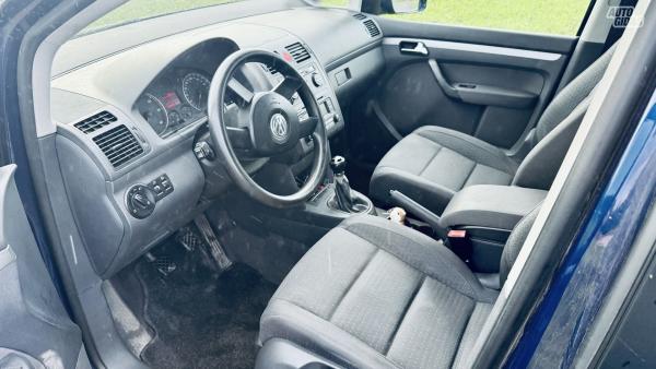 Zils Volkswagen Touran 2005 Viļņa, ar dzinēja tilpumu 2.00 L un nobraukumu 3 tūkst. km par 1850 €, foto 8 vietnē AUTOMOTO.COM.LV