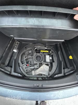 Zils Volkswagen Touran 2006 Tallina, ar dzinēja tilpumu 2.00 L un nobraukumu 224 tūkst. km par 2600 €, foto 10 vietnē AUTOMOTO.COM.LV