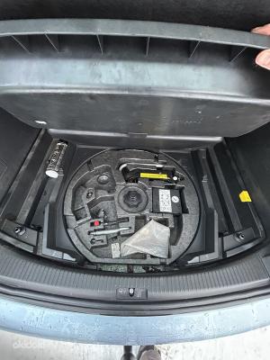 Zils Volkswagen Touran 2006 Tallina, ar dzinēja tilpumu 2.00 L un nobraukumu 224 tūkst. km par 2600 €, foto 24 vietnē AUTOMOTO.COM.LV