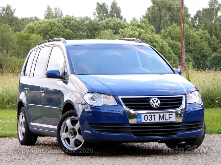 Zils Volkswagen Touran 2008 Viljandi, ar dzinēja tilpumu 1.60 L un nobraukumu 176 tūkst. km par 2490 €, foto 4 vietnē AUTOMOTO.COM.LV