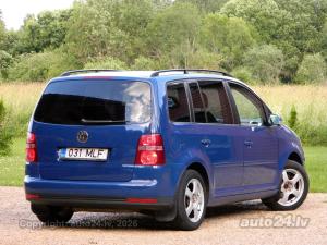 Zils Volkswagen Touran 2008 Viljandi, ar dzinēja tilpumu 1.60 L un nobraukumu 176 tūkst. km par 2490 €, foto 7 vietnē AUTOMOTO.COM.LV