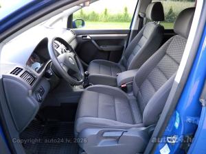 Zils Volkswagen Touran 2008 Viljandi, ar dzinēja tilpumu 1.60 L un nobraukumu 176 tūkst. km par 2490 €, foto 11 vietnē AUTOMOTO.COM.LV