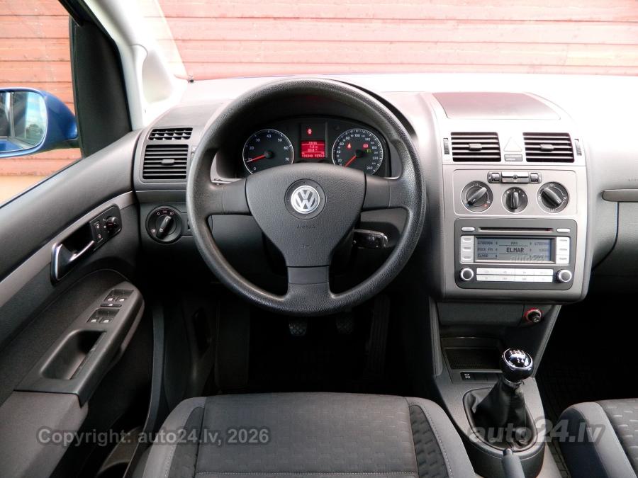Zils Volkswagen Touran 2008 Viljandi, ar dzinēja tilpumu 1.60 L un nobraukumu 176 tūkst. km par 2490 €, foto 13 vietnē AUTOMOTO.COM.LV