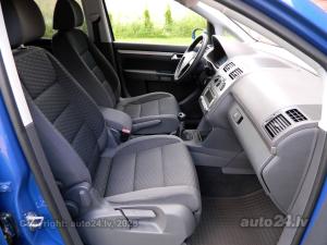 Zils Volkswagen Touran 2008 Viljandi, ar dzinēja tilpumu 1.60 L un nobraukumu 176 tūkst. km par 2490 €, foto 15 vietnē AUTOMOTO.COM.LV