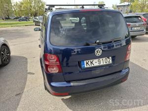 Zils Volkswagen Touran 2009 Rīga, ar dzinēja tilpumu 2.00 L un nobraukumu 350 tūkst. km par 2500 €, foto 5 vietnē AUTOMOTO.COM.LV