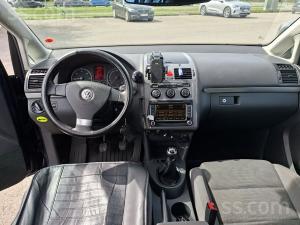 Zils Volkswagen Touran 2009 Rīga, ar dzinēja tilpumu 2.00 L un nobraukumu 350 tūkst. km par 2500 €, foto 6 vietnē AUTOMOTO.COM.LV