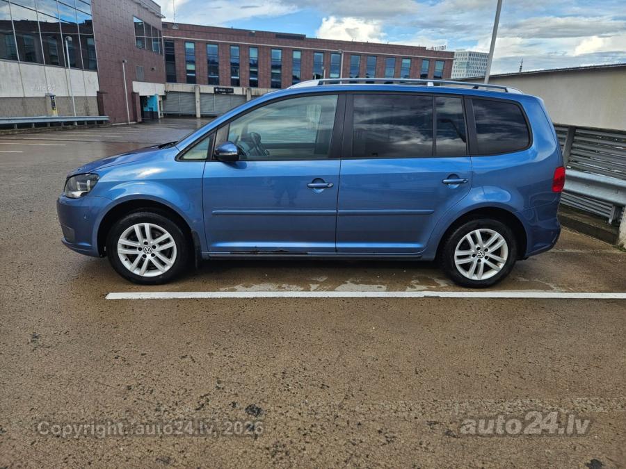 Zils Volkswagen Touran 2011 Tallina, ar dzinēja tilpumu 1.40 L un nobraukumu 0 tūkst. km par 3500 €, foto 5 vietnē AUTOMOTO.COM.LV
