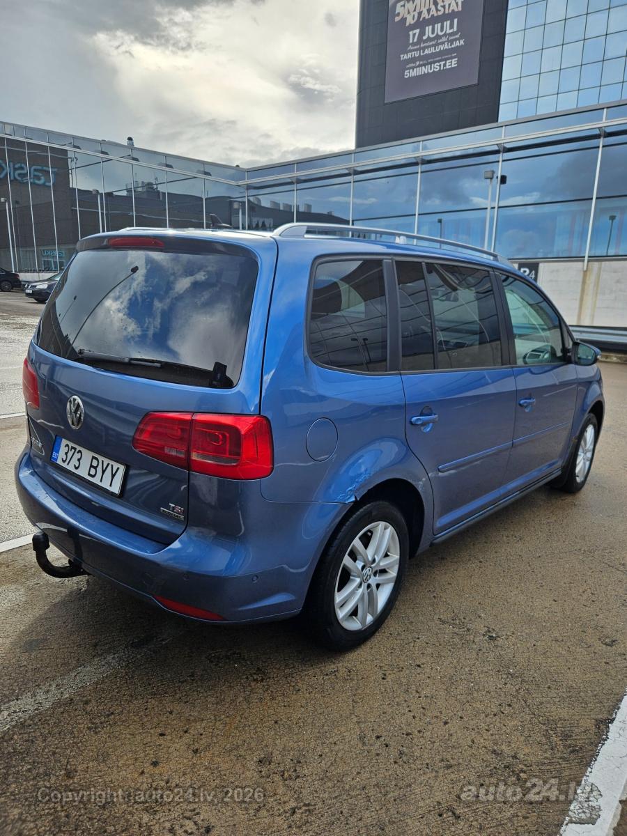 Zils Volkswagen Touran 2011 Tallina, ar dzinēja tilpumu 1.40 L un nobraukumu 0 tūkst. km par 3500 €, foto 7 vietnē AUTOMOTO.COM.LV