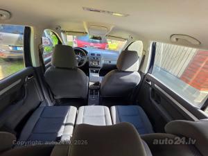 Blue Volkswagen Touran 2012 in Tallinn, with an engine capacity of 1.40 L and mileage of 283 thousand km for 5200 €, photo 6 on AUTOMOTO.COM.LV