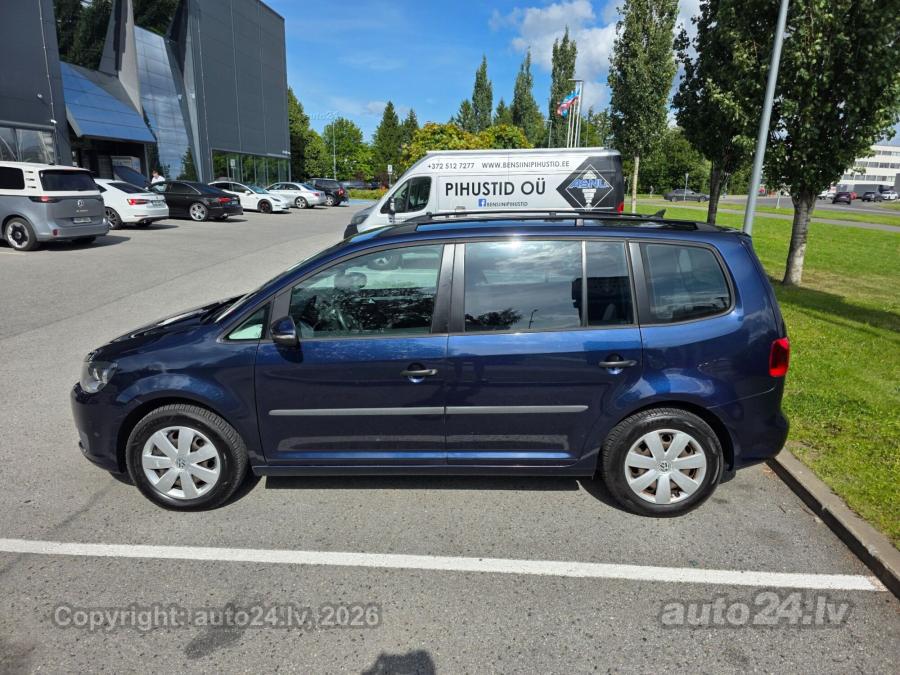 Blue Volkswagen Touran 2012 in Tallinn, with an engine capacity of 1.40 L and mileage of 283 thousand km for 5200 €, photo 9 on AUTOMOTO.COM.LV