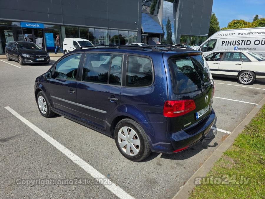 Blue Volkswagen Touran 2012 in Tallinn, with an engine capacity of 1.40 L and mileage of 283 thousand km for 5200 €, photo 10 on AUTOMOTO.COM.LV