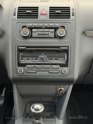 Blue Volkswagen Touran 2012 in Tartu, with an engine capacity of 1.20 L and mileage of 239 thousand km for 7490 €, photo 19 on AUTOMOTO.COM.LV