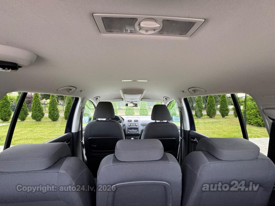 Blue Volkswagen Touran 2012 in Tartu, with an engine capacity of 1.20 L and mileage of 239 thousand km for 7490 €, photo 20 on AUTOMOTO.COM.LV
