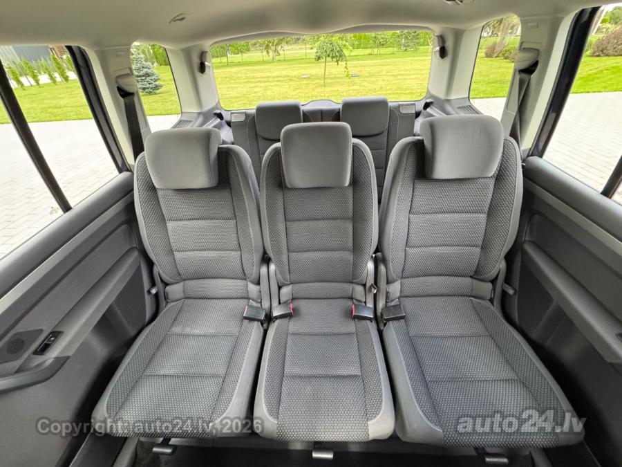 Blue Volkswagen Touran 2012 in Tartu, with an engine capacity of 1.20 L and mileage of 239 thousand km for 7490 €, photo 21 on AUTOMOTO.COM.LV